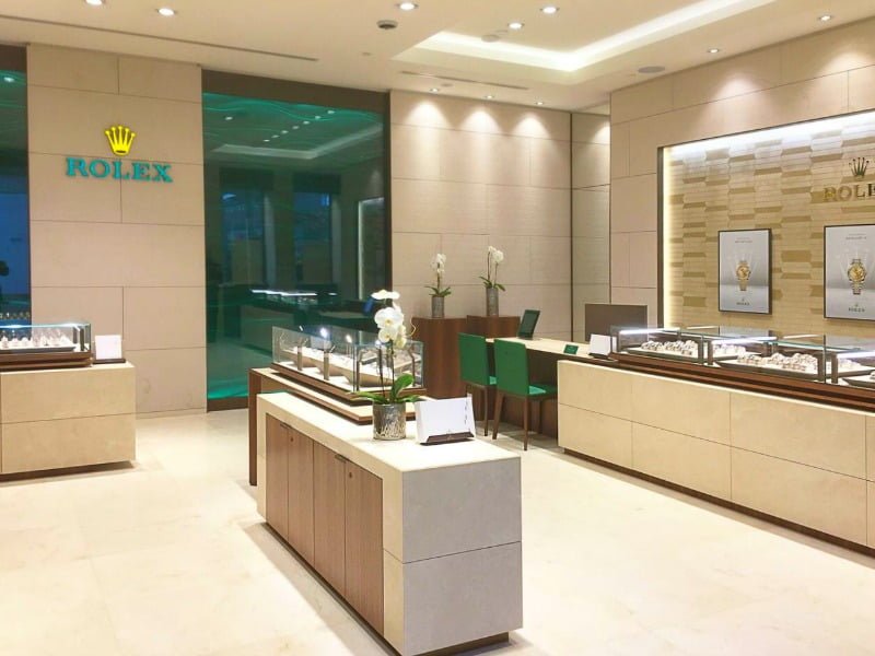Rolex Opens 2nd Freestanding Canadian Boutique