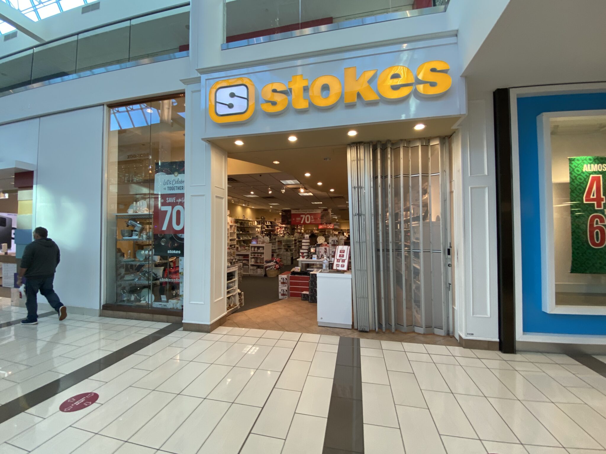 Photo Tour: Guildford Town Centre in Surrey During COVID-19